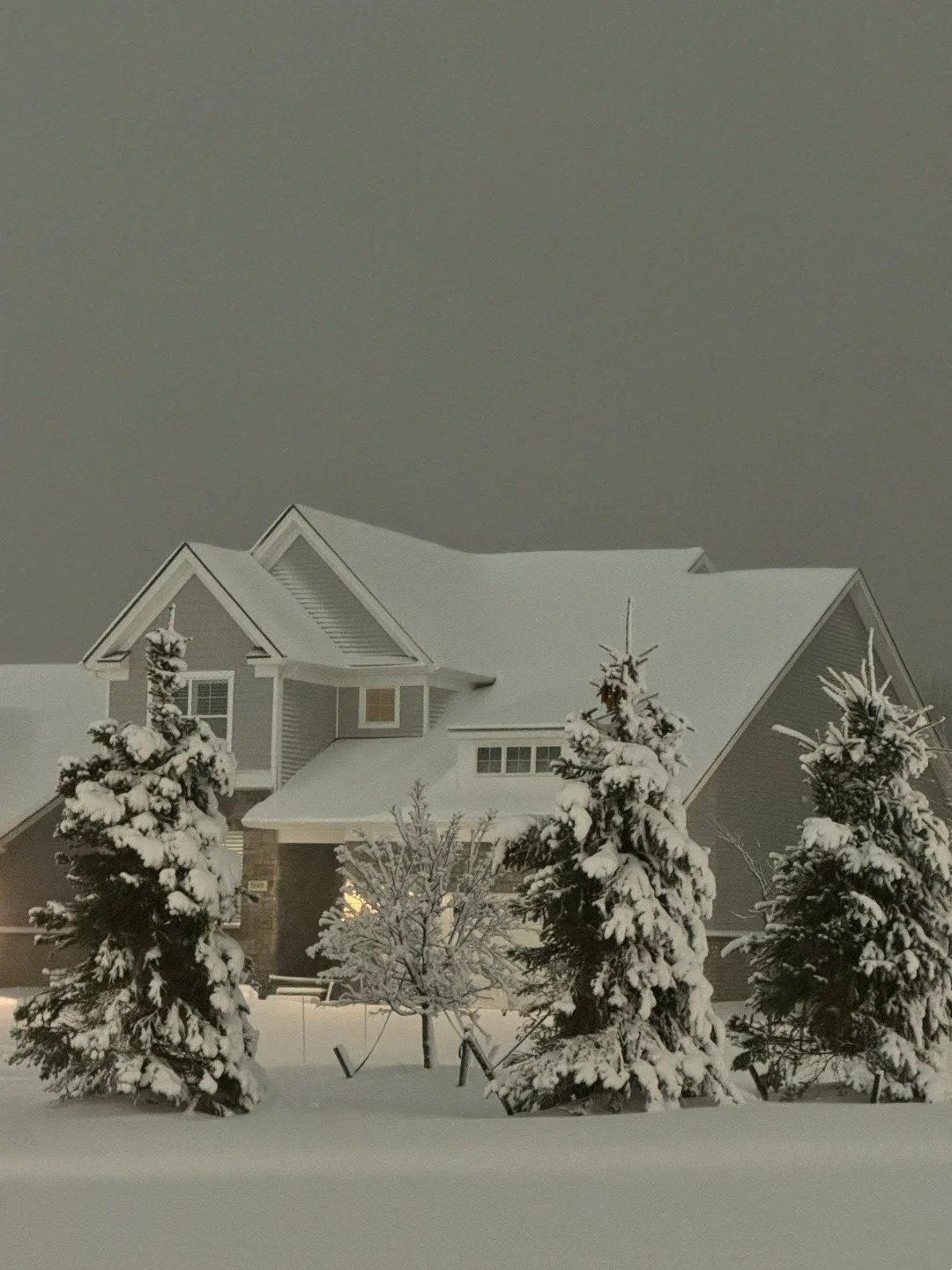 🏠 Snow Load Calculator: Stay Safe This Winter!